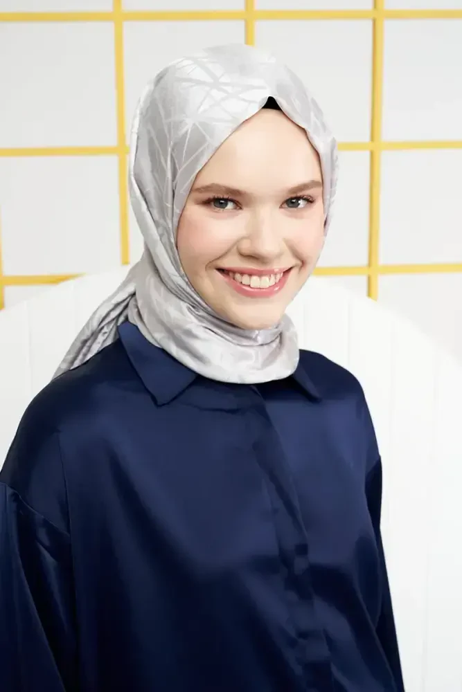 LINE PATTERN HIJAB