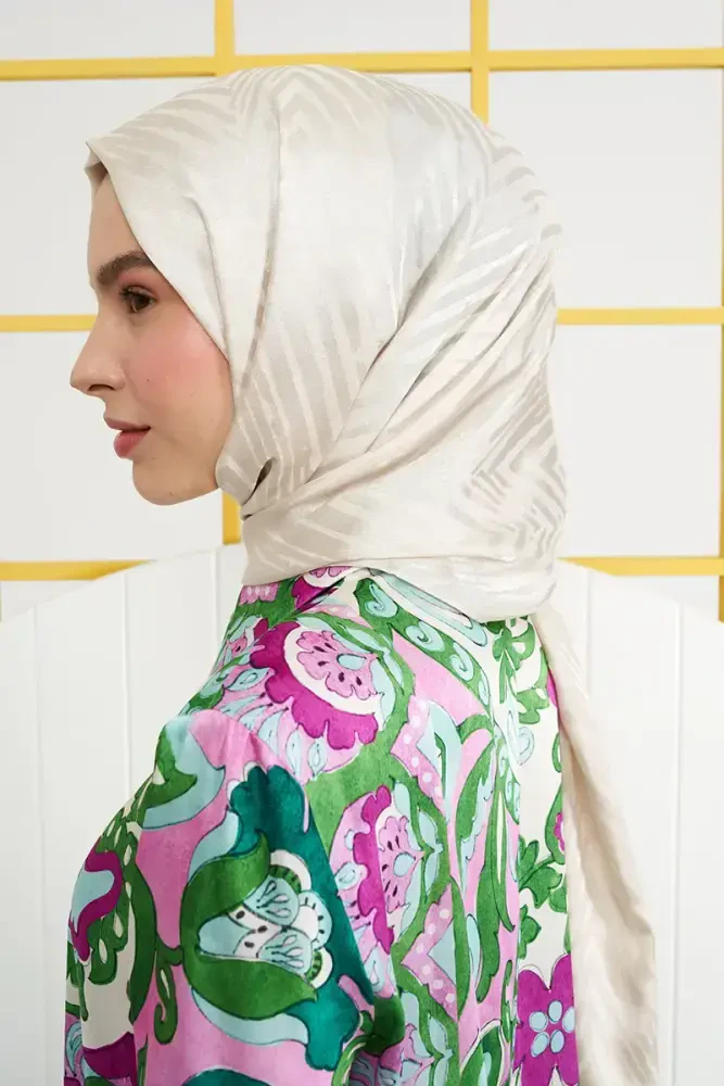 ZIGZAG PATTERN HIJAB